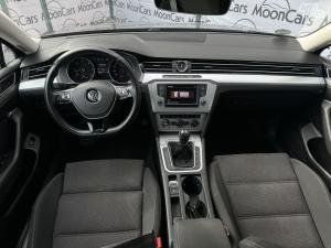 Black Volkswagen Passat 2015 in Vilnius, with an engine capacity of 1.60 L and mileage of 330 thousand km for 7000 €, photo 13 on AUTOMOTO.COM.LV