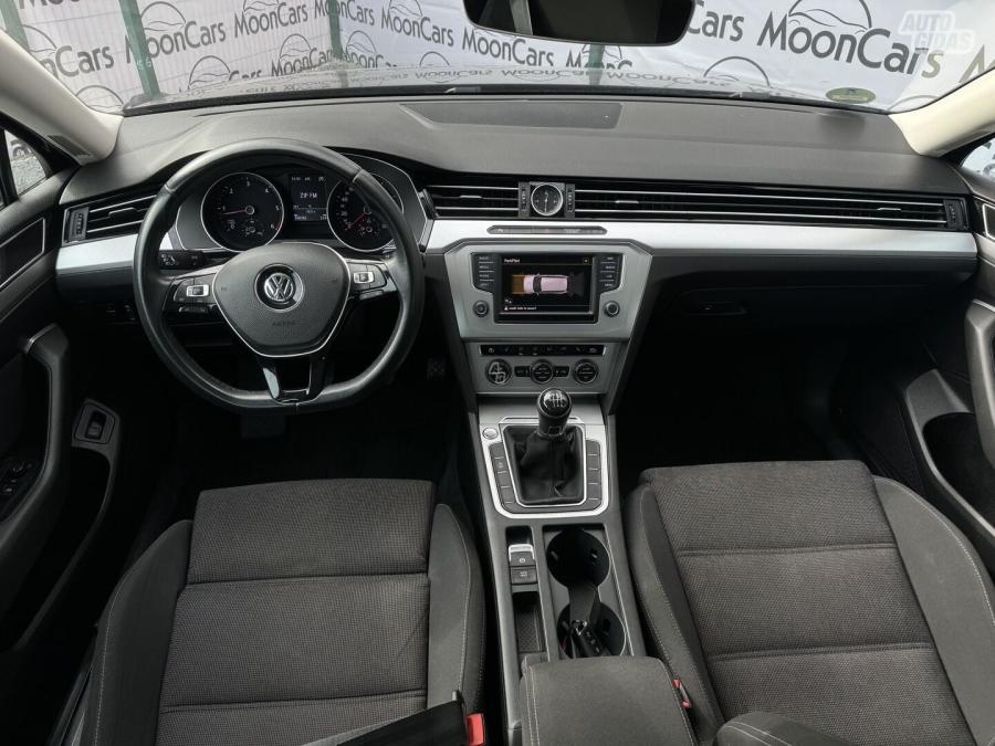 Black Volkswagen Passat 2015 in Vilnius, with an engine capacity of 1.60 L and mileage of 330 thousand km for 7000 €, photo 13 on AUTOMOTO.COM.LV