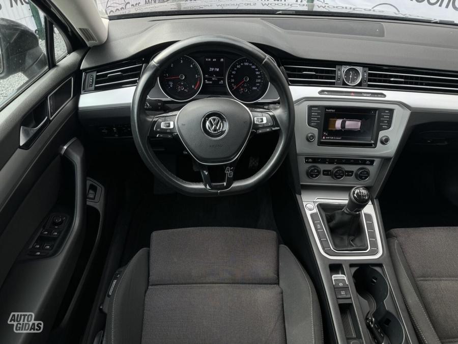 Black Volkswagen Passat 2015 in Vilnius, with an engine capacity of 1.60 L and mileage of 330 thousand km for 7000 €, photo 15 on AUTOMOTO.COM.LV