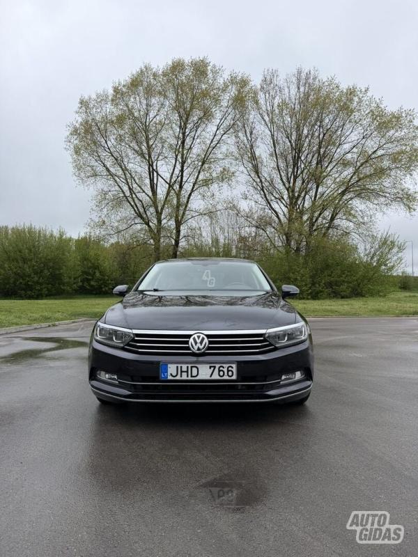 Black Volkswagen Passat 2015 in Kretinga, with an engine capacity of 2.00 L and mileage of 167 thousand km for 11200 €, photo 1 on AUTOMOTO.COM.LV
