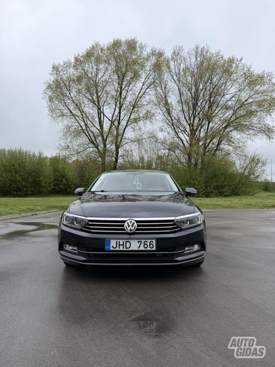 Melns Volkswagen Passat 2015 Kretinga, ar dzinēja tilpumu 2.00 L un nobraukumu 167 tūkst. km par 11200 €, foto 1 vietnē AUTOMOTO.COM.LV