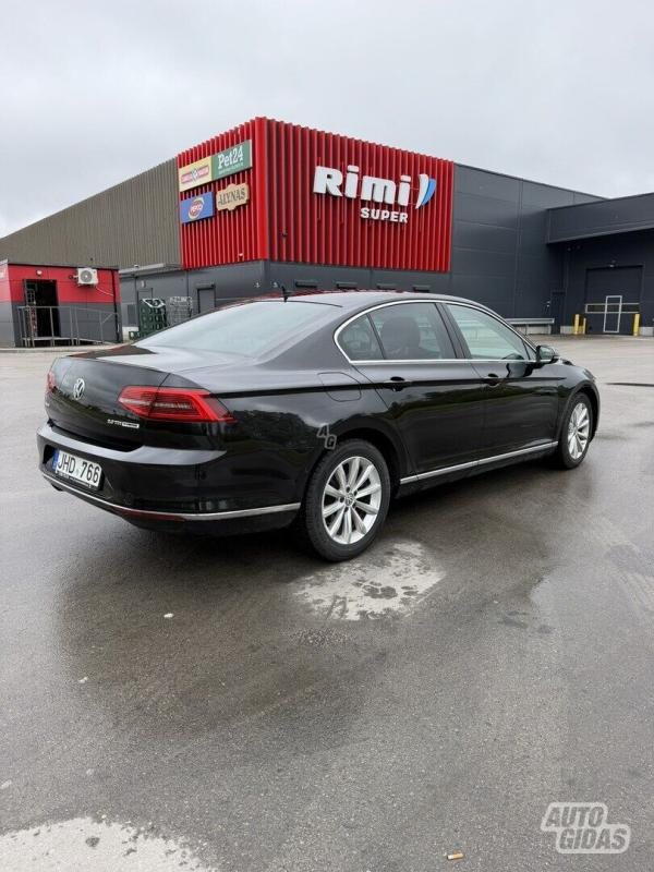 Black Volkswagen Passat 2015 in Kretinga, with an engine capacity of 2.00 L and mileage of 167 thousand km for 11200 €, photo 3 on AUTOMOTO.COM.LV