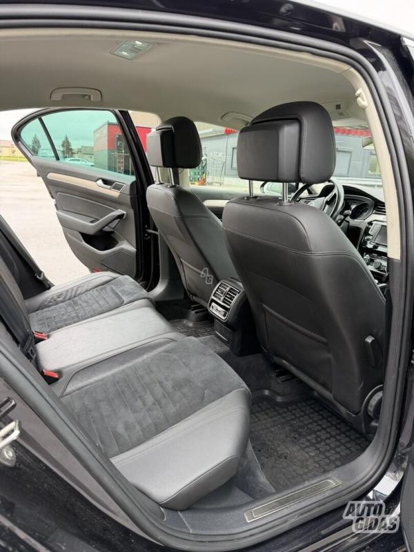Black Volkswagen Passat 2015 in Kretinga, with an engine capacity of 2.00 L and mileage of 167 thousand km for 11200 €, photo 9 on AUTOMOTO.COM.LV