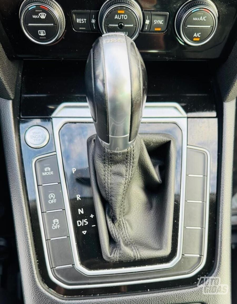 Melns Volkswagen Passat 2015 Viļņa, ar dzinēja tilpumu 1.80 L un nobraukumu 221 tūkst. km par 10900 €, foto 12 vietnē AUTOMOTO.COM.LV