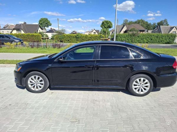 Black Volkswagen Passat 2015 in Kaunas, with an engine capacity of 1.80 L and mileage of 260 thousand km for 6200 €, photo 4 on AUTOMOTO.COM.LV