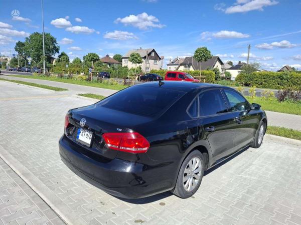 Black Volkswagen Passat 2015 in Kaunas, with an engine capacity of 1.80 L and mileage of 260 thousand km for 6200 €, photo 6 on AUTOMOTO.COM.LV