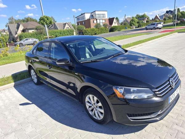 Black Volkswagen Passat 2015 in Kaunas, with an engine capacity of 1.80 L and mileage of 260 thousand km for 6200 €, photo 8 on AUTOMOTO.COM.LV