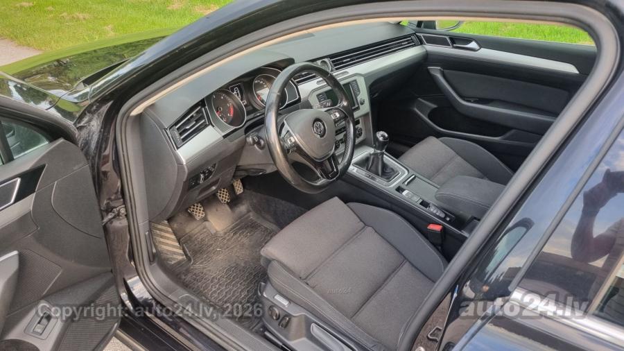 Melns Volkswagen Passat 2015 Tartu, ar dzinēja tilpumu 2.00 L un nobraukumu 226 tūkst. km par 10500 €, foto 10 vietnē AUTOMOTO.COM.LV