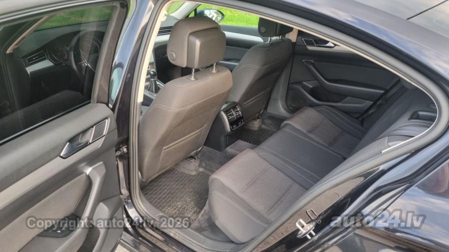 Melns Volkswagen Passat 2015 Tartu, ar dzinēja tilpumu 2.00 L un nobraukumu 226 tūkst. km par 10500 €, foto 11 vietnē AUTOMOTO.COM.LV