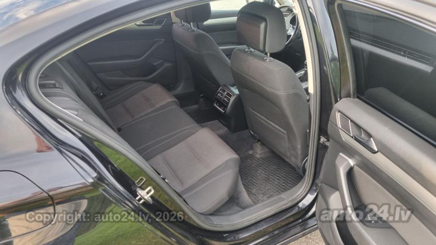 Melns Volkswagen Passat 2015 Tartu, ar dzinēja tilpumu 2.00 L un nobraukumu 226 tūkst. km par 10500 €, foto 13 vietnē AUTOMOTO.COM.LV