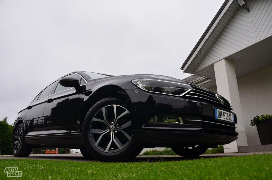 Melns Volkswagen Passat 2015 Kauņa, ar dzinēja tilpumu 2.00 L un nobraukumu 249 tūkst. km par 8650 €, foto 21 vietnē AUTOMOTO.COM.LV