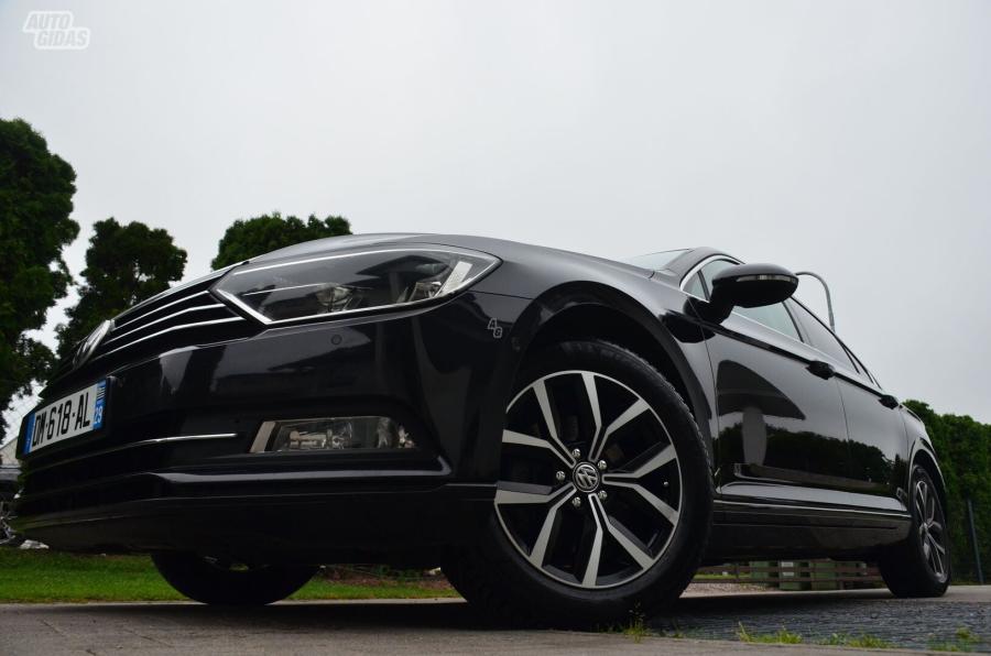 Melns Volkswagen Passat 2015 Kauņa, ar dzinēja tilpumu 2.00 L un nobraukumu 249 tūkst. km par 8650 €, foto 29 vietnē AUTOMOTO.COM.LV