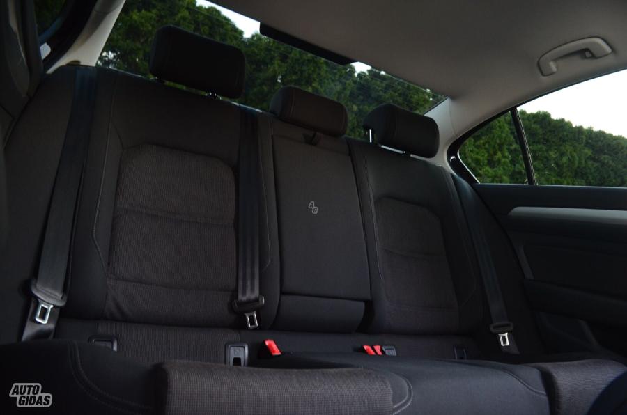 Melns Volkswagen Passat 2015 Kauņa, ar dzinēja tilpumu 2.00 L un nobraukumu 249 tūkst. km par 8650 €, foto 34 vietnē AUTOMOTO.COM.LV