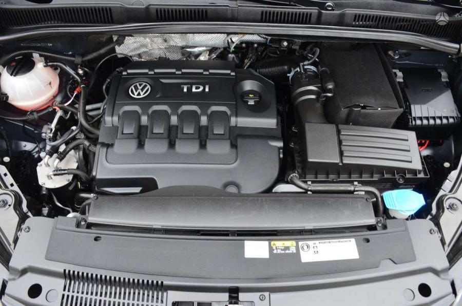 Black Volkswagen Passat 2015 in Kaunas, with an engine capacity of 2.00 L and mileage of 249 thousand km for 8650 €, photo 11 on AUTOMOTO.COM.LV