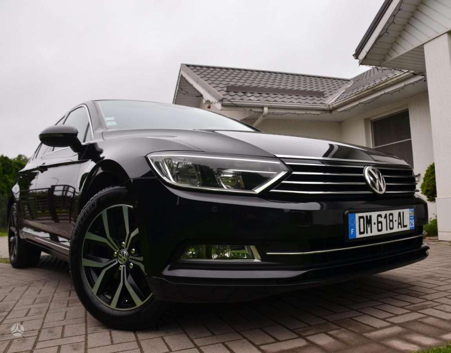 Black Volkswagen Passat 2015 in Kaunas, with an engine capacity of 2.00 L and mileage of 249 thousand km for 8650 €, photo 14 on AUTOMOTO.COM.LV