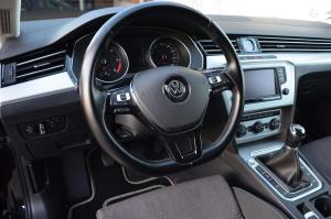 Black Volkswagen Passat 2015 in Kaunas, with an engine capacity of 2.00 L and mileage of 249 thousand km for 8650 €, photo 15 on AUTOMOTO.COM.LV