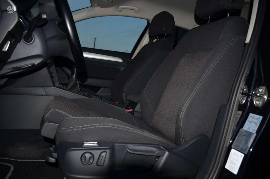 Black Volkswagen Passat 2015 in Kaunas, with an engine capacity of 2.00 L and mileage of 249 thousand km for 8650 €, photo 23 on AUTOMOTO.COM.LV