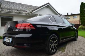 Black Volkswagen Passat 2015 in Kaunas, with an engine capacity of 2.00 L and mileage of 249 thousand km for 8650 €, photo 35 on AUTOMOTO.COM.LV