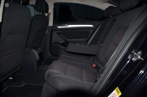 Black Volkswagen Passat 2015 in Kaunas, with an engine capacity of 2.00 L and mileage of 249 thousand km for 8650 €, photo 40 on AUTOMOTO.COM.LV
