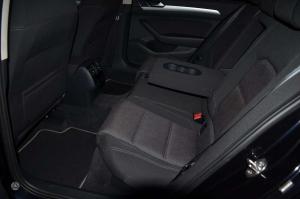 Black Volkswagen Passat 2015 in Kaunas, with an engine capacity of 2.00 L and mileage of 249 thousand km for 8650 €, photo 45 on AUTOMOTO.COM.LV