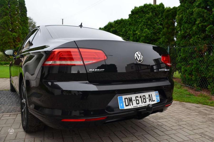 Black Volkswagen Passat 2015 in Kaunas, with an engine capacity of 2.00 L and mileage of 249 thousand km for 8650 €, photo 46 on AUTOMOTO.COM.LV