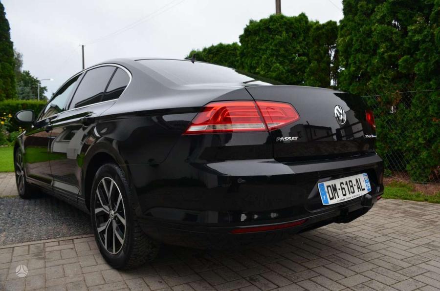 Black Volkswagen Passat 2015 in Kaunas, with an engine capacity of 2.00 L and mileage of 249 thousand km for 8650 €, photo 47 on AUTOMOTO.COM.LV