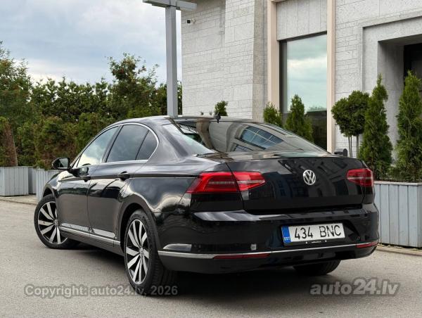 Melns Volkswagen Passat 2015 Tallina, ar dzinēja tilpumu 2.00 L un nobraukumu 211 tūkst. km par 11999 €, foto 9 vietnē AUTOMOTO.COM.LV