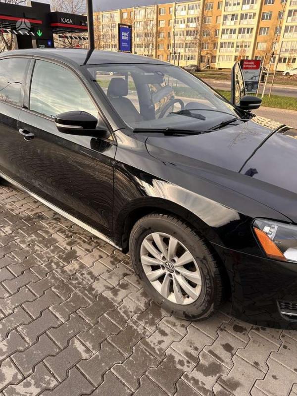 Black Volkswagen Passat 2015 in Panevezys, with an engine capacity of 1.80 L and mileage of 253 thousand km for 4500 €, photo 3 on AUTOMOTO.COM.LV