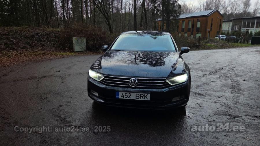 Black Volkswagen Passat 2016 in Tallinn, with an engine capacity of 1.40 L and mileage of 264 thousand km for 7900 €, photo 3 on AUTOMOTO.COM.LV