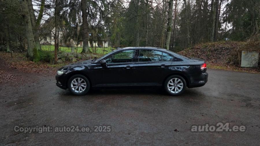 Black Volkswagen Passat 2016 in Tallinn, with an engine capacity of 1.40 L and mileage of 264 thousand km for 7900 €, photo 5 on AUTOMOTO.COM.LV