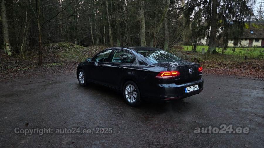 Black Volkswagen Passat 2016 in Tallinn, with an engine capacity of 1.40 L and mileage of 264 thousand km for 7900 €, photo 6 on AUTOMOTO.COM.LV
