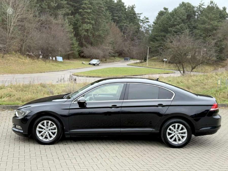 Black Volkswagen Passat 2016 in Vilnius, with an engine capacity of 0.00 L and mileage of 295 thousand km for 6900 €, photo 4 on AUTOMOTO.COM.LV