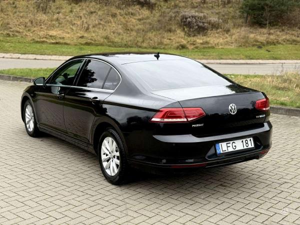 Black Volkswagen Passat 2016 in Vilnius, with an engine capacity of 0.00 L and mileage of 295 thousand km for 6900 €, photo 5 on AUTOMOTO.COM.LV
