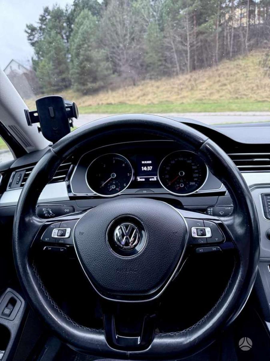 Black Volkswagen Passat 2016 in Vilnius, with an engine capacity of 0.00 L and mileage of 295 thousand km for 6900 €, photo 8 on AUTOMOTO.COM.LV
