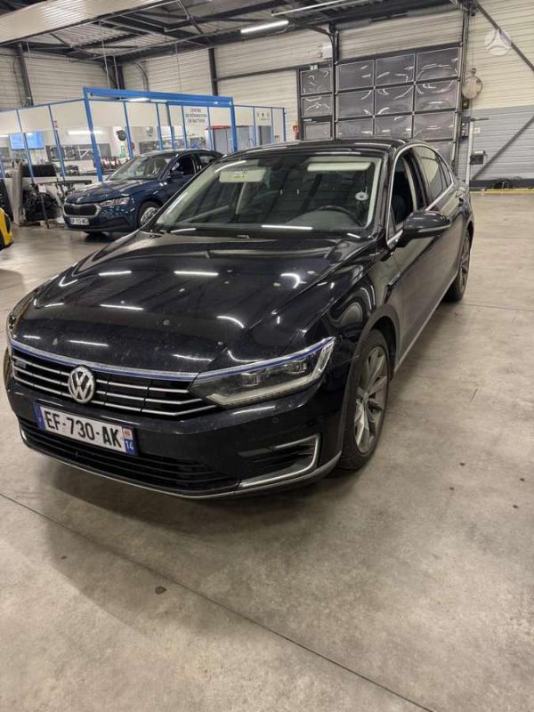 Melns Volkswagen Passat 2016 Tauragė, ar dzinēja tilpumu 1.40 L un nobraukumu 192 tūkst. km par 10700 €, foto 1 vietnē AUTOMOTO.COM.LV