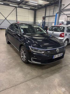 Black Volkswagen Passat 2016 in Taurage, with an engine capacity of 1.40 L and mileage of 192 thousand km for 10700 €, photo 2 on AUTOMOTO.COM.LV