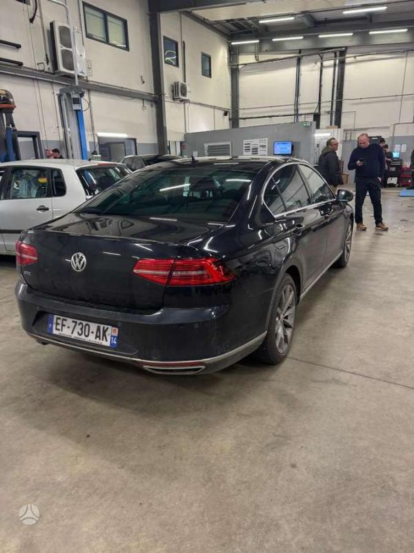 Melns Volkswagen Passat 2016 Tauragė, ar dzinēja tilpumu 1.40 L un nobraukumu 192 tūkst. km par 10700 €, foto 3 vietnē AUTOMOTO.COM.LV