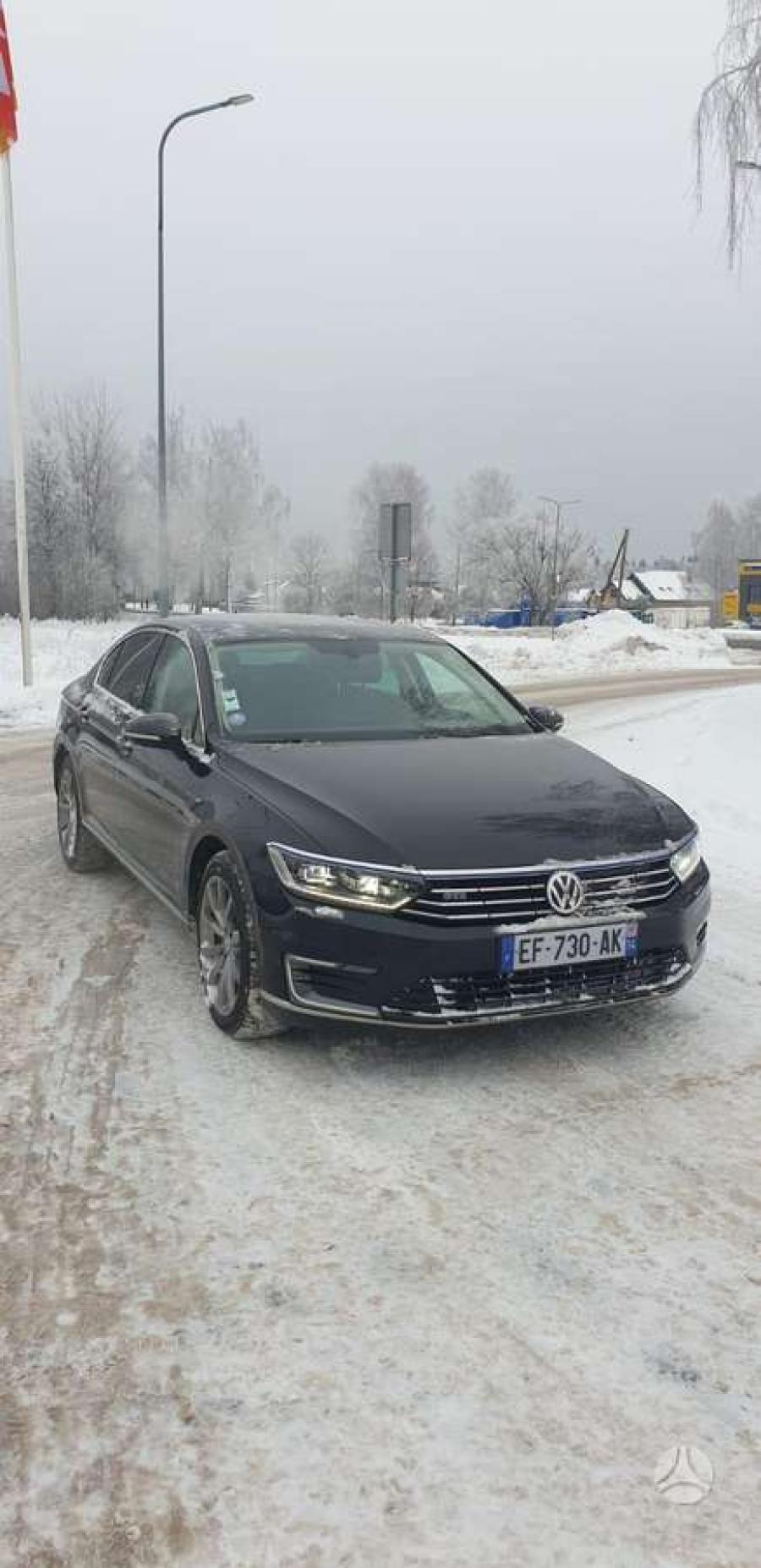 Black Volkswagen Passat 2016 in Taurage, with an engine capacity of 1.40 L and mileage of 192 thousand km for 10400 €, photo 2 on AUTOMOTO.COM.LV