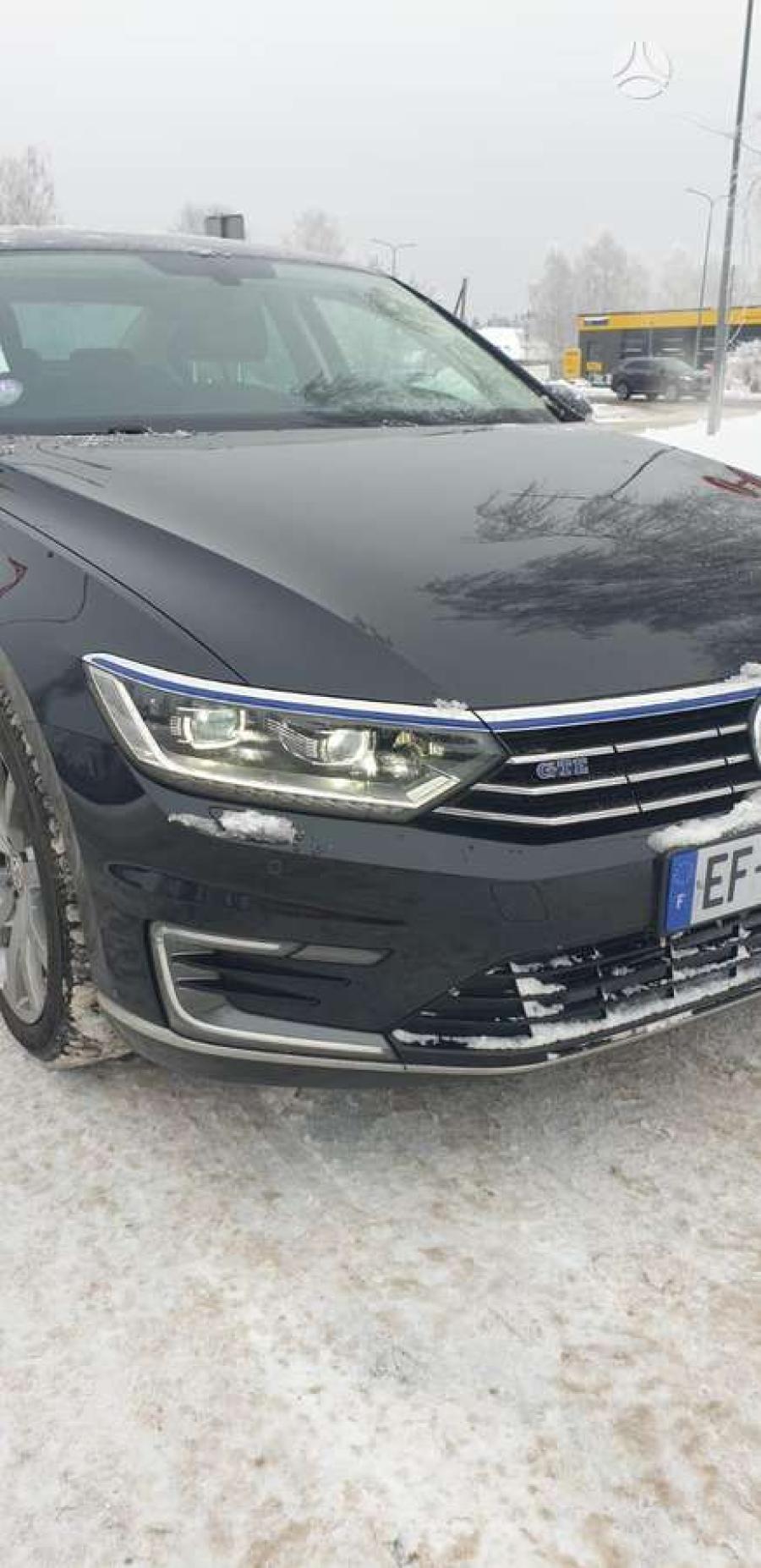 Black Volkswagen Passat 2016 in Taurage, with an engine capacity of 1.40 L and mileage of 192 thousand km for 10400 €, photo 4 on AUTOMOTO.COM.LV