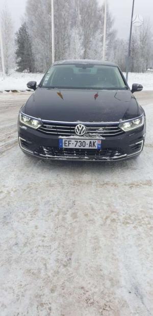 Black Volkswagen Passat 2016 in Taurage, with an engine capacity of 1.40 L and mileage of 192 thousand km for 10400 €, photo 8 on AUTOMOTO.COM.LV