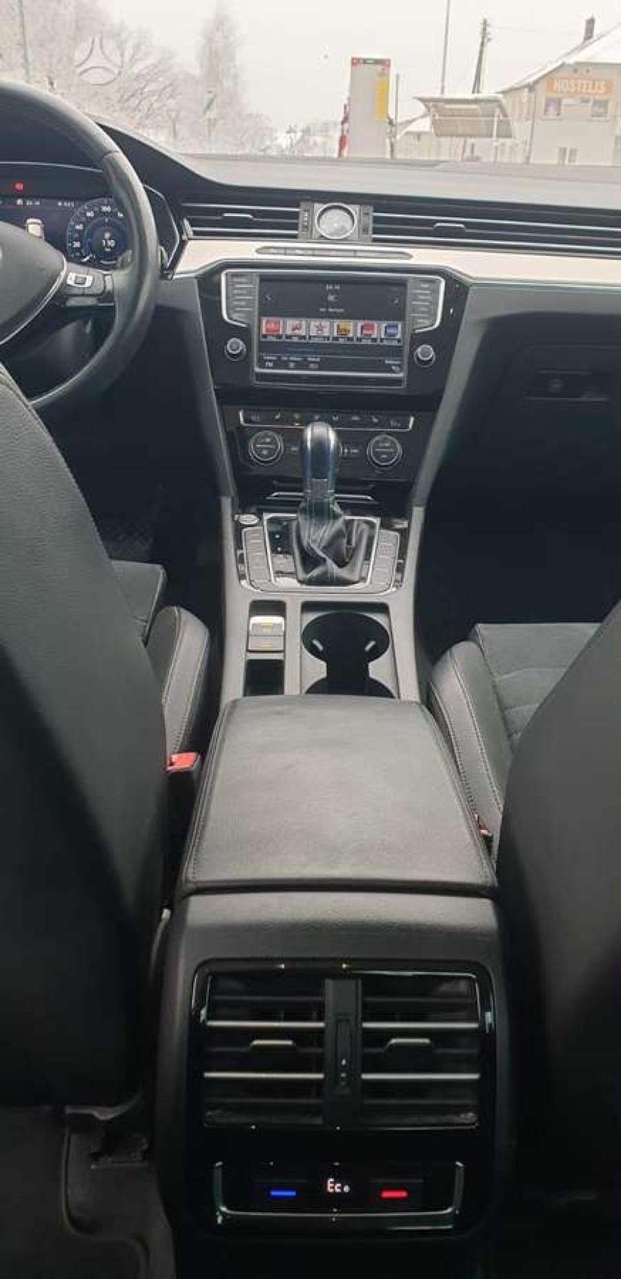 Black Volkswagen Passat 2016 in Taurage, with an engine capacity of 1.40 L and mileage of 192 thousand km for 10400 €, photo 11 on AUTOMOTO.COM.LV