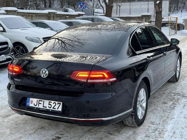 Black Volkswagen Passat 2016 in Vilnius, with an engine capacity of 1.40 L and mileage of 216 thousand km for 10000 €, photo 6 on AUTOMOTO.COM.LV