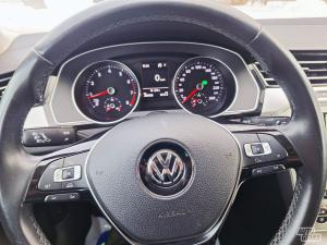 Black Volkswagen Passat 2016 in Radviliskis, with an engine capacity of 1.40 L and mileage of 269 thousand km for 9300 €, photo 18 on AUTOMOTO.COM.LV