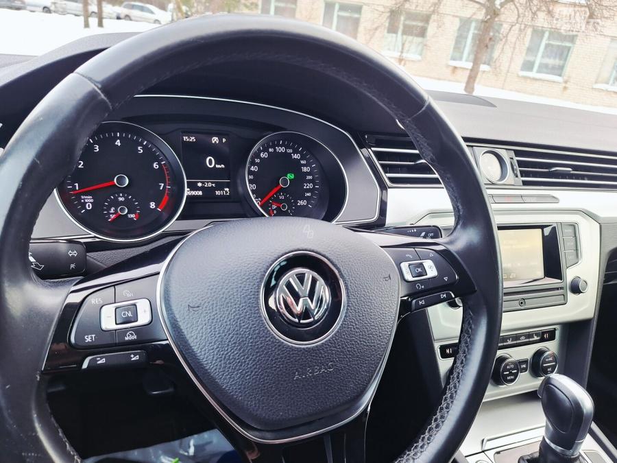 Black Volkswagen Passat 2016 in Radviliskis, with an engine capacity of 1.40 L and mileage of 269 thousand km for 9300 €, photo 21 on AUTOMOTO.COM.LV
