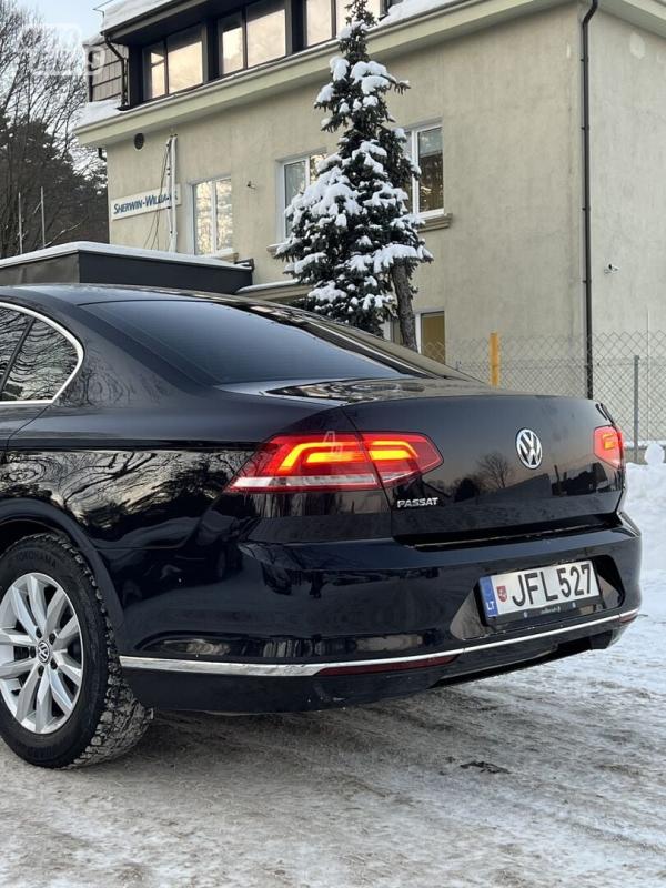 Black Volkswagen Passat 2016 in Vilnius, with an engine capacity of 1.40 L and mileage of 216 thousand km for 10000 €, photo 4 on AUTOMOTO.COM.LV