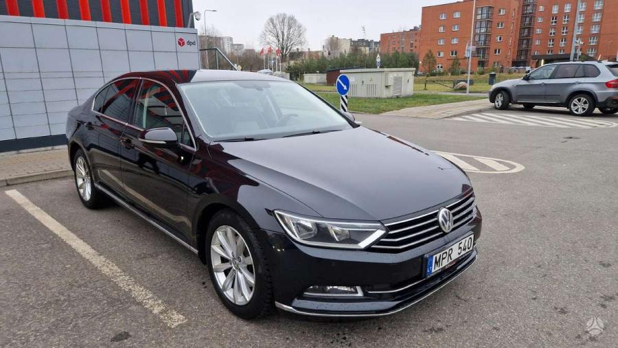 Black Volkswagen Passat 2016 in Vilnius, with an engine capacity of 1.97 L and mileage of 267 thousand km for 11700 €, photo 1 on AUTOMOTO.COM.LV