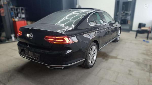 Melns Volkswagen Passat 2016 Alīta, ar dzinēja tilpumu 1.40 L un nobraukumu 320 tūkst. km par 7999 €, foto 5 vietnē AUTOMOTO.COM.LV