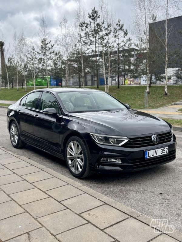 Black Volkswagen Passat 2016 in Vilnius, with an engine capacity of 1.80 L and mileage of 96 thousand km for 14999 €, photo 2 on AUTOMOTO.COM.LV