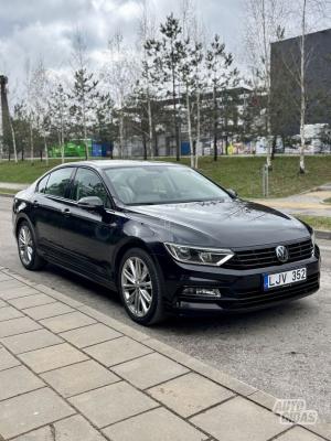 Melns Volkswagen Passat 2016 Viļņa, ar dzinēja tilpumu 1.80 L un nobraukumu 96 tūkst. km par 14999 €, foto 3 vietnē AUTOMOTO.COM.LV
