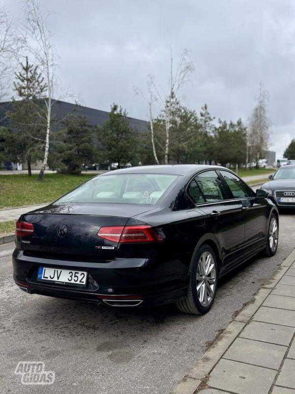 Black Volkswagen Passat 2016 in Vilnius, with an engine capacity of 1.80 L and mileage of 96 thousand km for 14999 €, photo 3 on AUTOMOTO.COM.LV